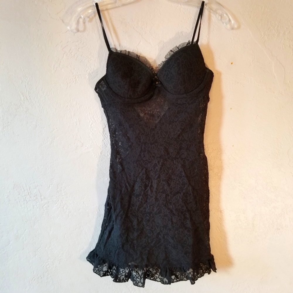 Victoria's Secret Black Lace Lingerie. Ruffle Back M - Gem
